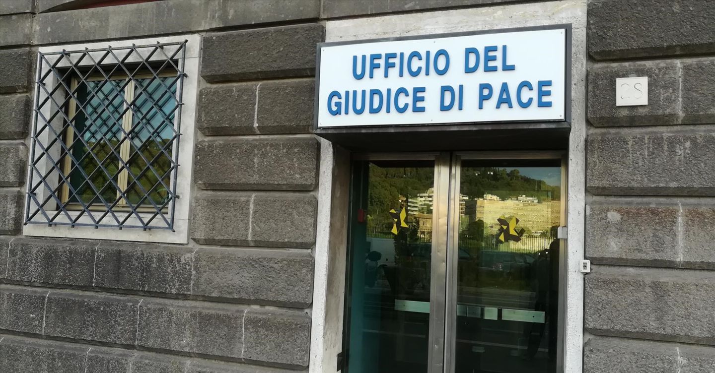 Nuove competenze del giudice di pace: tutto rimandato al 2026! Gravi ...